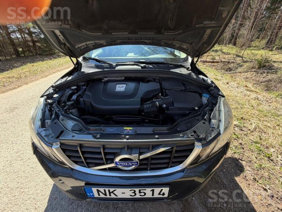 Blue Volvo XC60 2009 in Limbazi, with an engine capacity of 2.40 L and mileage of 338 thousand km for 7200 €, photo 10 on AUTOMOTO.COM.LV