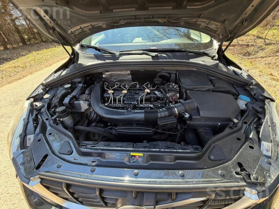 Blue Volvo XC60 2009 in Limbazi, with an engine capacity of 2.40 L and mileage of 338 thousand km for 7200 €, photo 11 on AUTOMOTO.COM.LV