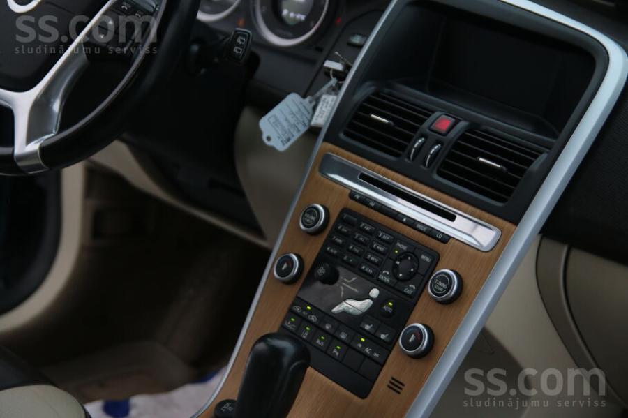 Zils Volvo XC60 2009 Rīga, ar dzinēja tilpumu 2.40 L un nobraukumu 0 tūkst. km par 6990 €, foto 16 vietnē AUTOMOTO.COM.LV