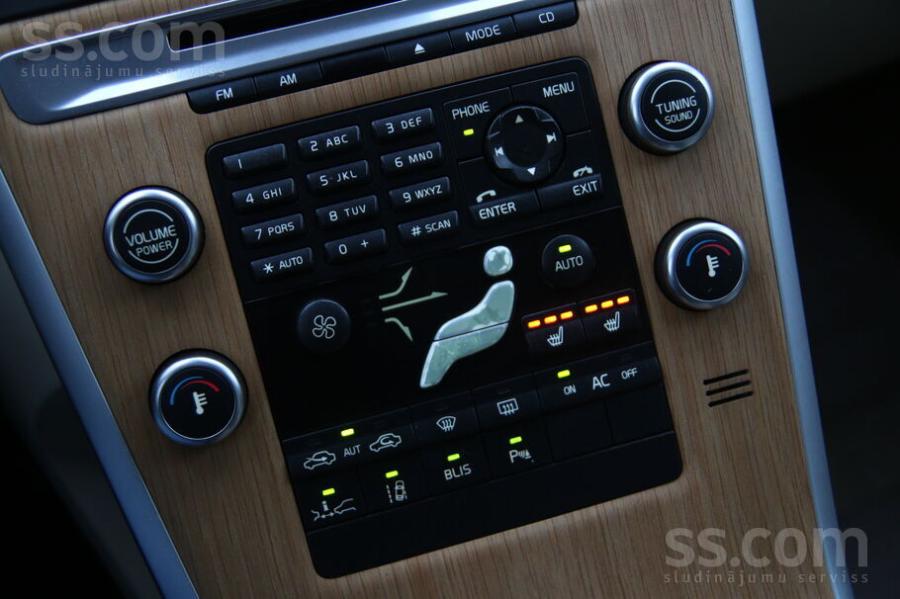 Zils Volvo XC60 2009 Rīga, ar dzinēja tilpumu 2.40 L un nobraukumu 0 tūkst. km par 6990 €, foto 26 vietnē AUTOMOTO.COM.LV