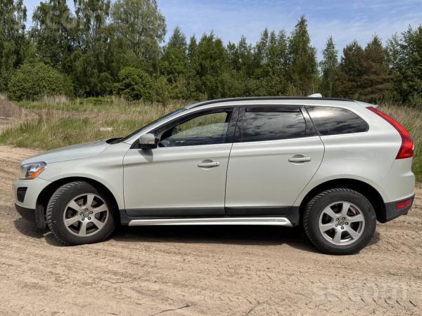 Zils Volvo XC60 2009 Rīga, ar dzinēja tilpumu 2.40 L un nobraukumu 319 tūkst. km par 6300 €, foto 5 vietnē AUTOMOTO.COM.LV