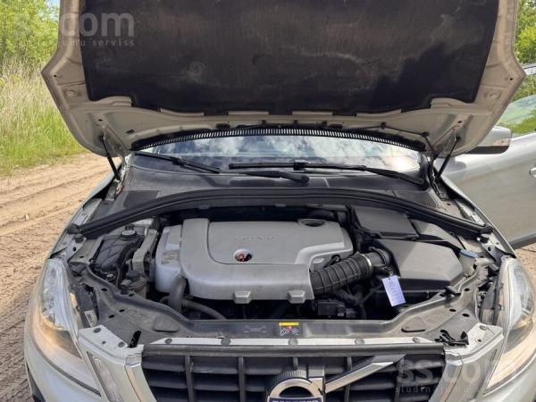 Blue Volvo XC60 2009 in Riga, with an engine capacity of 2.40 L and mileage of 319 thousand km for 6300 €, photo 8 on AUTOMOTO.COM.LV