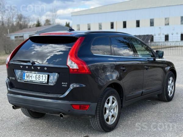 Blue Volvo XC60 2009 in Cesis, with an engine capacity of 2.40 L and mileage of 406 thousand km for 6290 €, photo 6 on AUTOMOTO.COM.LV