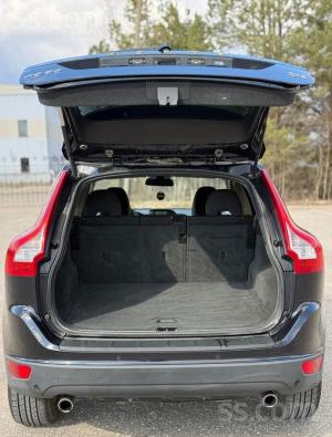 Blue Volvo XC60 2009 in Cesis, with an engine capacity of 2.40 L and mileage of 406 thousand km for 6290 €, photo 8 on AUTOMOTO.COM.LV