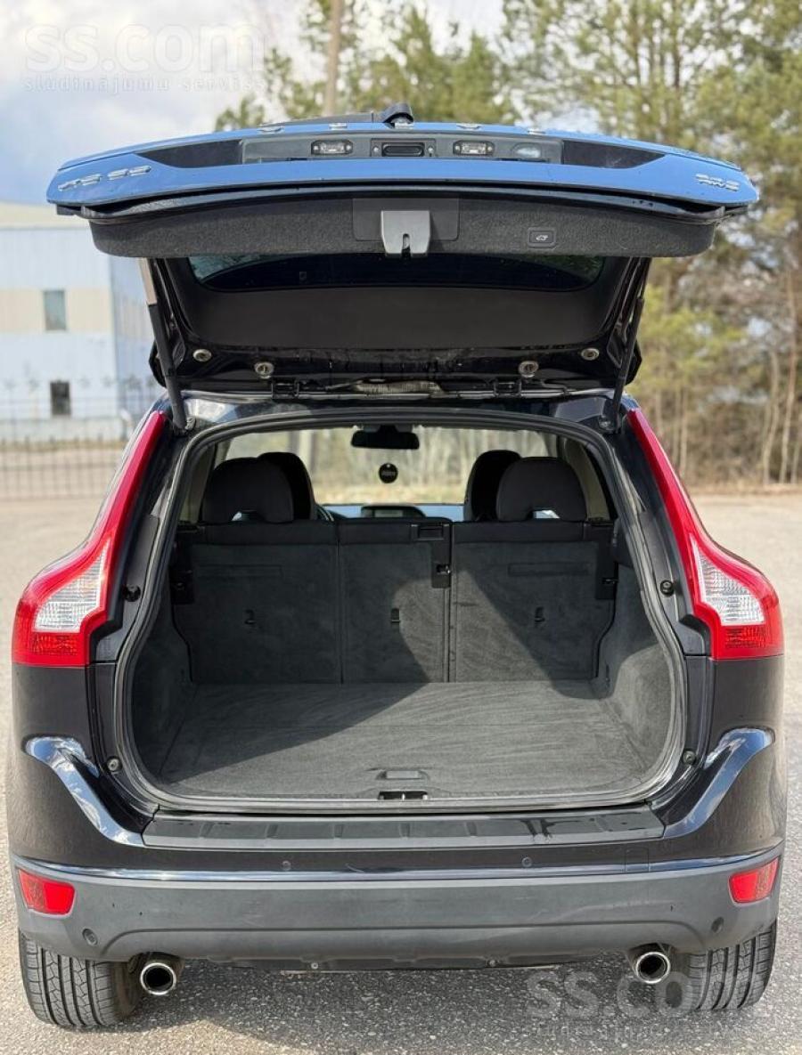 Blue Volvo XC60 2009 in Cesis, with an engine capacity of 2.40 L and mileage of 406 thousand km for 6290 €, photo 8 on AUTOMOTO.COM.LV
