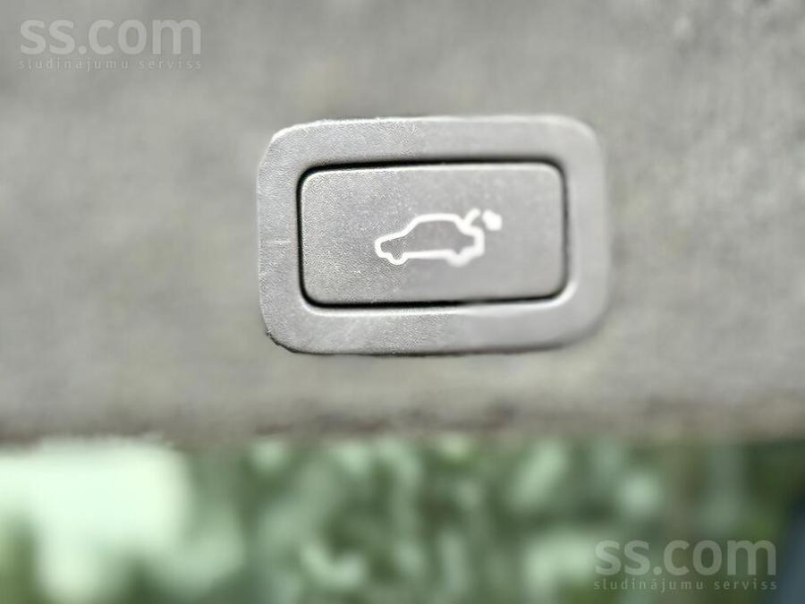 Blue Volvo XC60 2009 in Cesis, with an engine capacity of 2.40 L and mileage of 406 thousand km for 6290 €, photo 12 on AUTOMOTO.COM.LV
