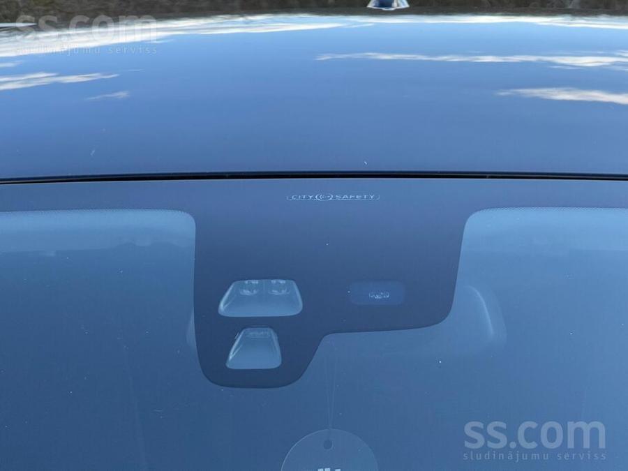 Blue Volvo XC60 2009 in Cesis, with an engine capacity of 2.40 L and mileage of 406 thousand km for 6290 €, photo 15 on AUTOMOTO.COM.LV