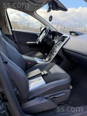 Blue Volvo XC60 2009 in Cesis, with an engine capacity of 2.40 L and mileage of 406 thousand km for 6290 €, photo 21 on AUTOMOTO.COM.LV