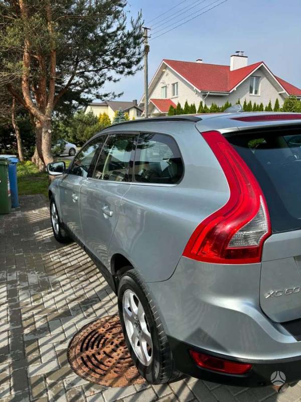 Zils Volvo XC60 2009 Kauņa, ar dzinēja tilpumu 2.40 L un nobraukumu 361 tūkst. km par 4200 €, foto 5 vietnē AUTOMOTO.COM.LV