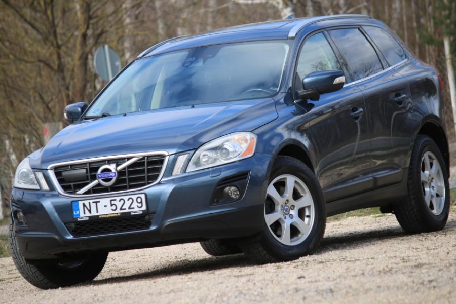 Blue Volvo XC60 2009 in Riga, with an engine capacity of 2.40 L and mileage of 247 thousand km for 8690 €, photo 3 on AUTOMOTO.COM.LV