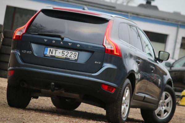 Zils Volvo XC60 2009 Rīga, ar dzinēja tilpumu 2.40 L un nobraukumu 247 tūkst. km par 8690 €, foto 3 vietnē AUTOMOTO.COM.LV
