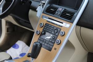 Blue Volvo XC60 2009 in Riga, with an engine capacity of 2.40 L and mileage of 247 thousand km for 8690 €, photo 24 on AUTOMOTO.COM.LV