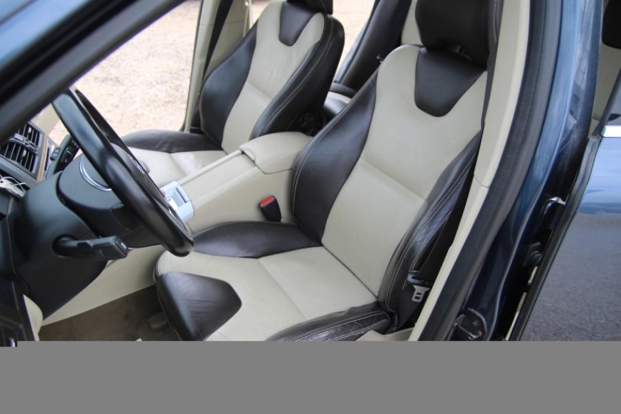 Blue Volvo XC60 2009 in Riga, with an engine capacity of 2.40 L and mileage of 247 thousand km for 8690 €, photo 31 on AUTOMOTO.COM.LV