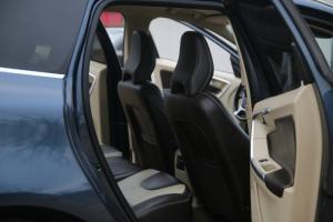 Blue Volvo XC60 2009 in Riga, with an engine capacity of 2.40 L and mileage of 247 thousand km for 8690 €, photo 32 on AUTOMOTO.COM.LV