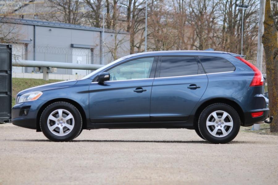 Blue Volvo XC60 2009 in Riga, with an engine capacity of 2.40 L and mileage of 247 thousand km for 8690 €, photo 39 on AUTOMOTO.COM.LV