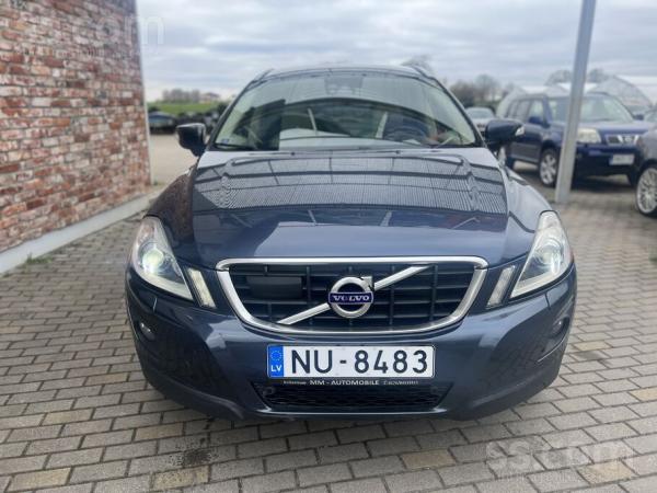 Blue Volvo XC60 2009 in Talsi, with an engine capacity of 2.40 L and mileage of 242 thousand km for 9890 €, photo 3 on AUTOMOTO.COM.LV