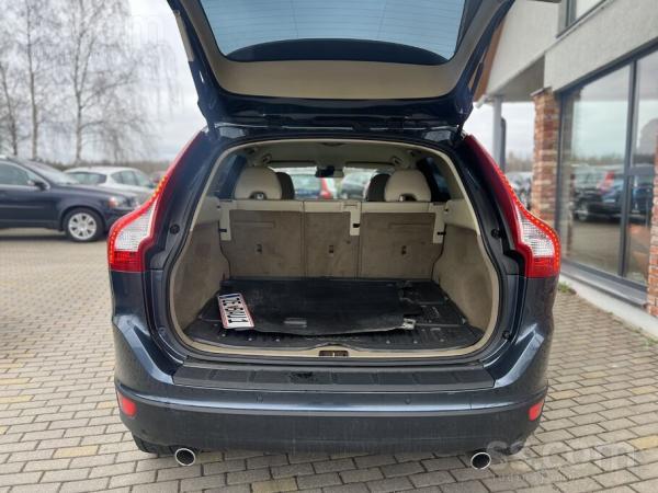 Blue Volvo XC60 2009 in Talsi, with an engine capacity of 2.40 L and mileage of 242 thousand km for 9890 €, photo 7 on AUTOMOTO.COM.LV
