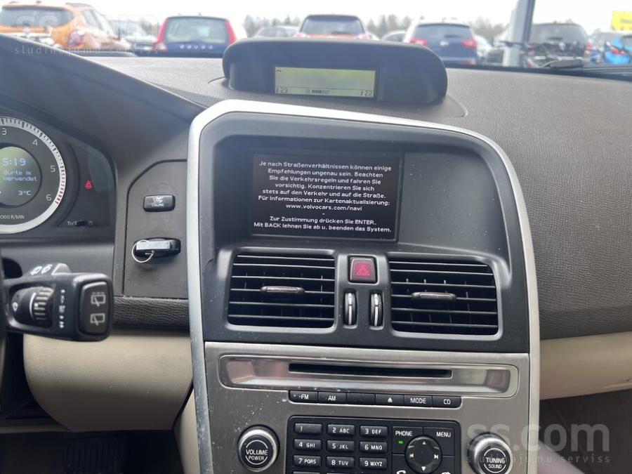 Blue Volvo XC60 2009 in Talsi, with an engine capacity of 2.40 L and mileage of 242 thousand km for 9890 €, photo 17 on AUTOMOTO.COM.LV