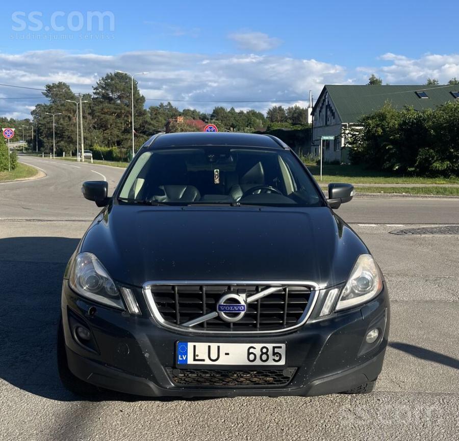 Blue Volvo XC60 2009 in Riga, with an engine capacity of 2.40 L and mileage of 416 thousand km for 4900 €, photo 4 on AUTOMOTO.COM.LV