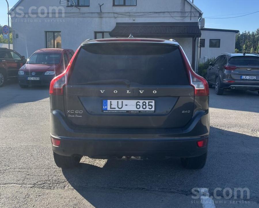 Blue Volvo XC60 2009 in Riga, with an engine capacity of 2.40 L and mileage of 416 thousand km for 4900 €, photo 5 on AUTOMOTO.COM.LV
