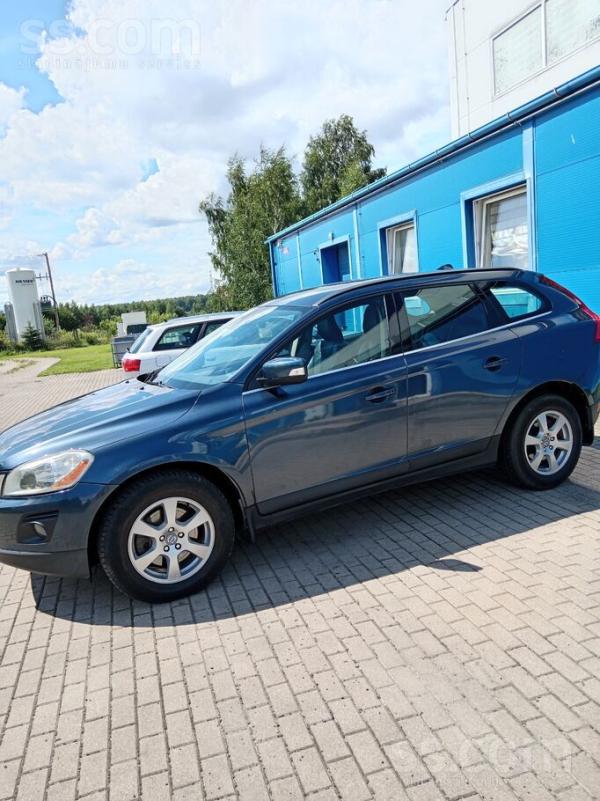Zils Volvo XC60 2009 Rīga, ar dzinēja tilpumu 2.40 L un nobraukumu 299 tūkst. km par 6800 €, foto 2 vietnē AUTOMOTO.COM.LV