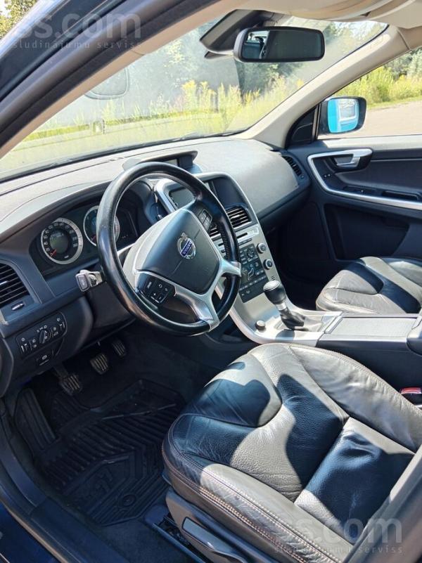 Zils Volvo XC60 2009 Rīga, ar dzinēja tilpumu 2.40 L un nobraukumu 299 tūkst. km par 6800 €, foto 8 vietnē AUTOMOTO.COM.LV