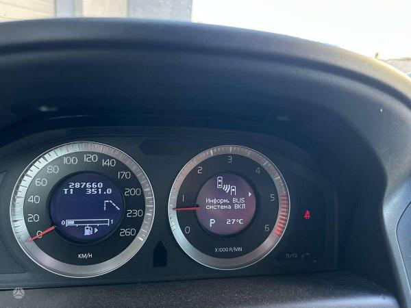 Zils Volvo XC60 2009 Šalčininkai, ar dzinēja tilpumu 2.40 L un nobraukumu 280 tūkst. km par 5800 €, foto 6 vietnē AUTOMOTO.COM.LV