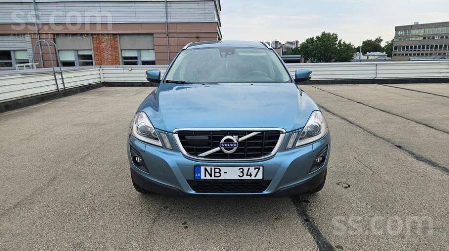 Zils Volvo XC60 2009 Rīga, ar dzinēja tilpumu 2.40 L un nobraukumu 297 tūkst. km par 7350 €, foto 3 vietnē AUTOMOTO.COM.LV