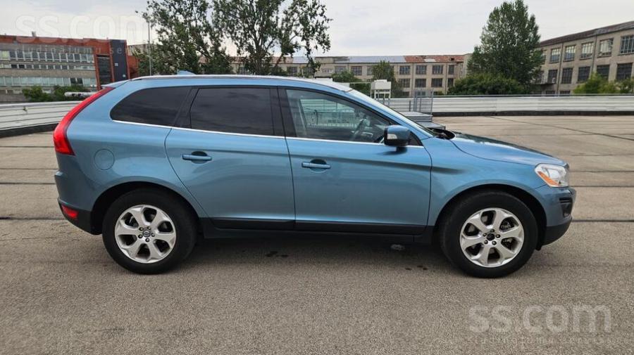 Zils Volvo XC60 2009 Rīga, ar dzinēja tilpumu 2.40 L un nobraukumu 297 tūkst. km par 7350 €, foto 5 vietnē AUTOMOTO.COM.LV