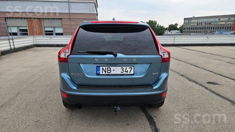 Zils Volvo XC60 2009 Rīga, ar dzinēja tilpumu 2.40 L un nobraukumu 297 tūkst. km par 7350 €, foto 7 vietnē AUTOMOTO.COM.LV