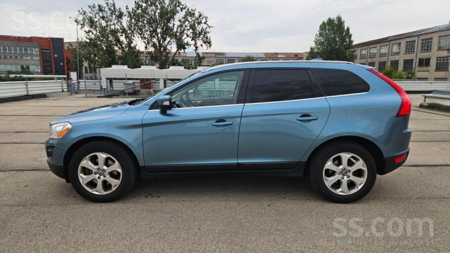Zils Volvo XC60 2009 Rīga, ar dzinēja tilpumu 2.40 L un nobraukumu 297 tūkst. km par 7350 €, foto 9 vietnē AUTOMOTO.COM.LV