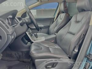 Zils Volvo XC60 2009 Rīga, ar dzinēja tilpumu 2.40 L un nobraukumu 297 tūkst. km par 7350 €, foto 10 vietnē AUTOMOTO.COM.LV
