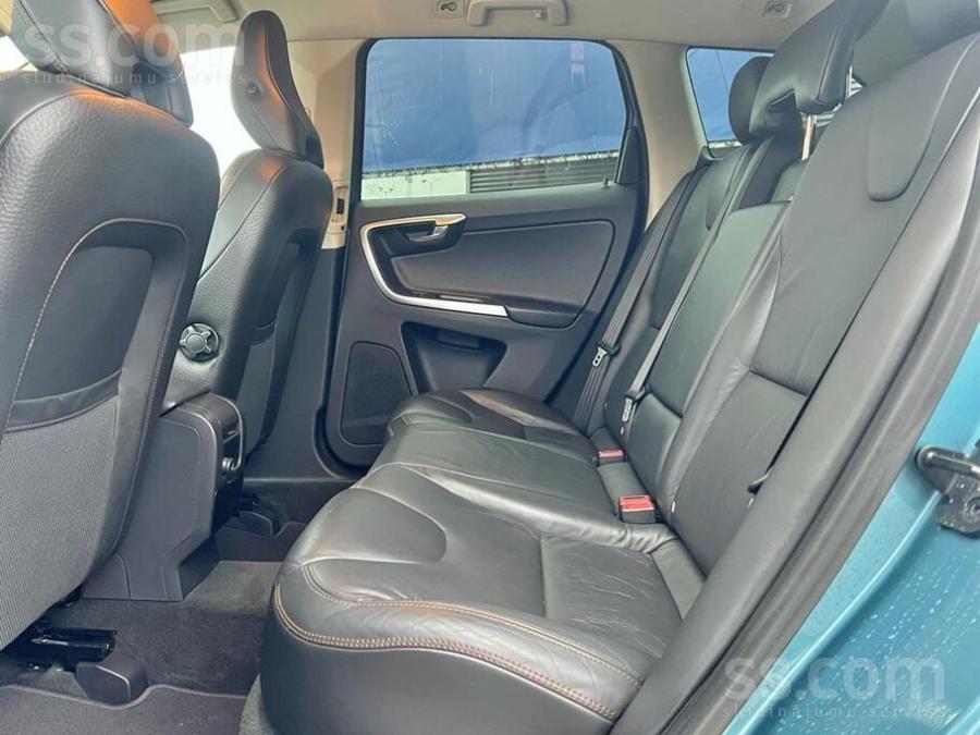 Zils Volvo XC60 2009 Rīga, ar dzinēja tilpumu 2.40 L un nobraukumu 297 tūkst. km par 7350 €, foto 11 vietnē AUTOMOTO.COM.LV