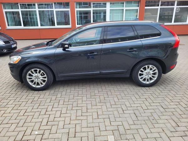 Zils Volvo XC60 2009 Panevēža, ar dzinēja tilpumu 2.40 L un nobraukumu 430 tūkst. km par 5200 €, foto 2 vietnē AUTOMOTO.COM.LV