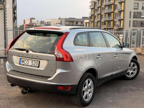 Blue Volvo XC60 2009 in Vilnius, with an engine capacity of 2.40 L and mileage of 349 thousand km for 5500 €, photo 7 on AUTOMOTO.COM.LV