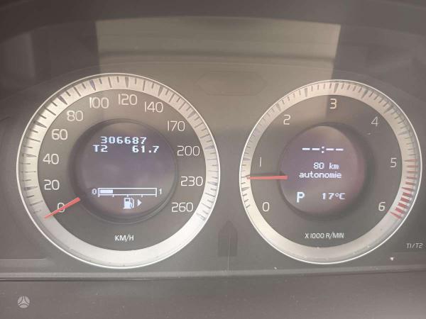 Blue Volvo XC60 2009 in Pasvalys, with an engine capacity of 2.40 L and mileage of 305 thousand km for 6850 €, photo 6 on AUTOMOTO.COM.LV