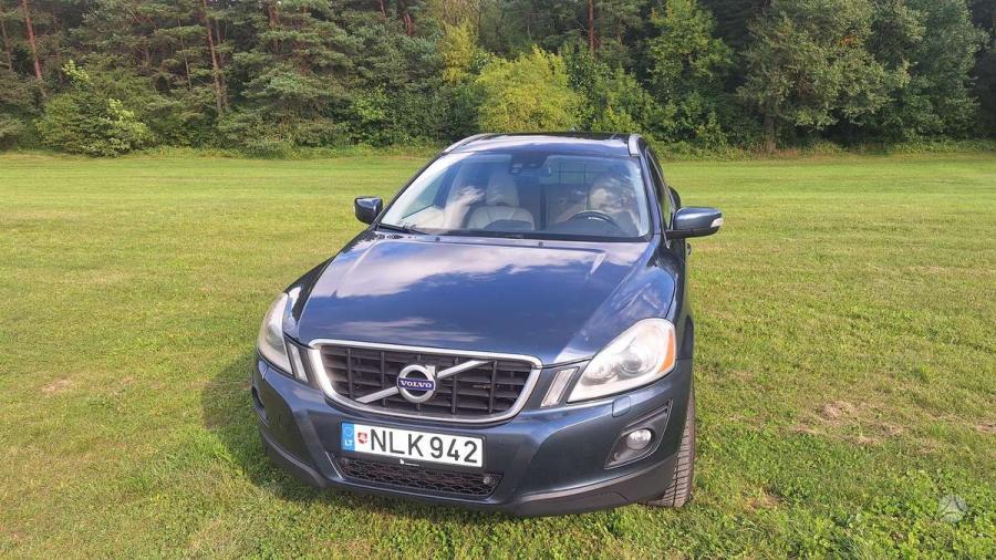 Blue Volvo XC60 2009 in Vilnius, with an engine capacity of 2.40 L and mileage of 397 thousand km for 8200 €, photo 3 on AUTOMOTO.COM.LV