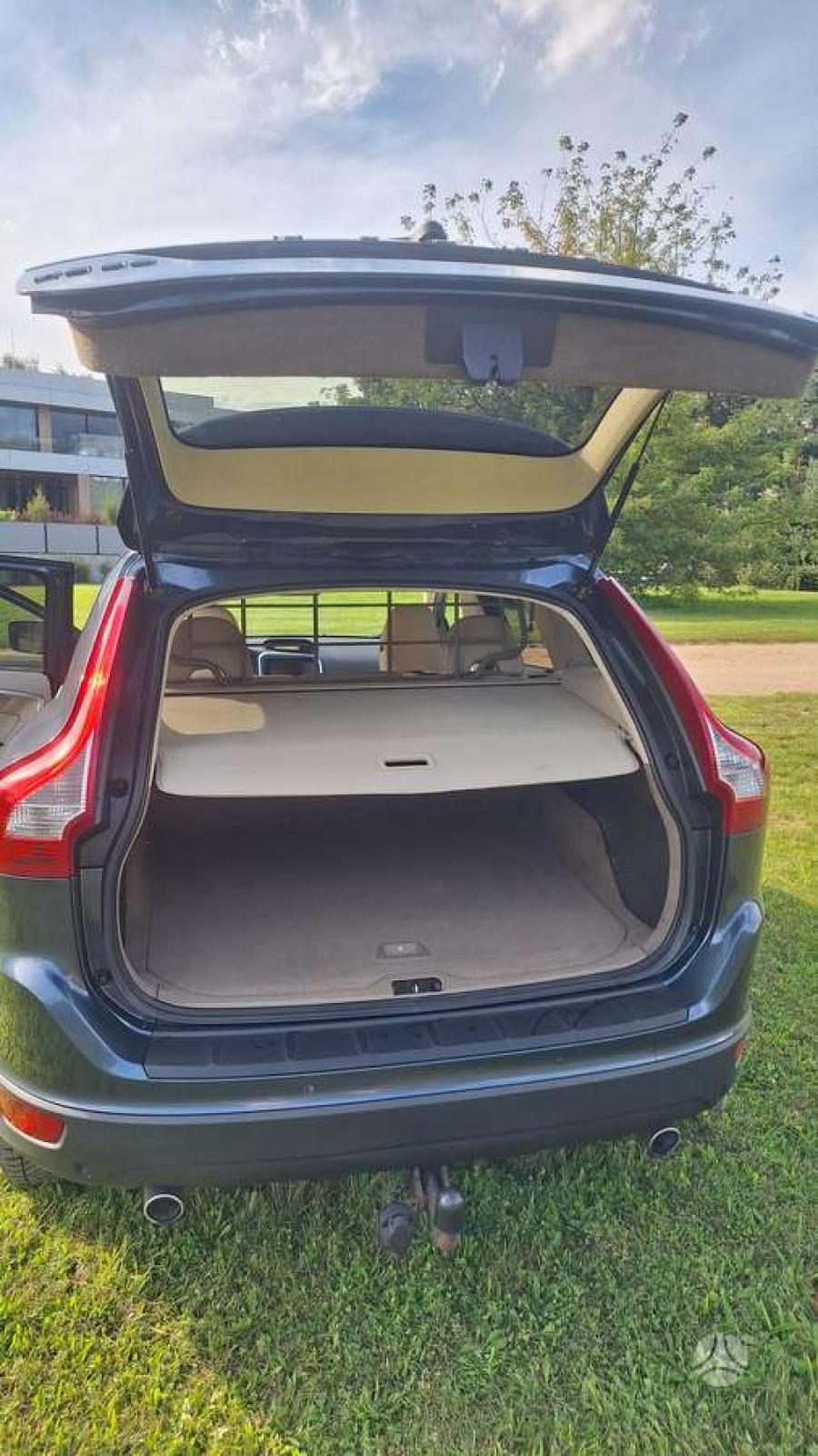 Blue Volvo XC60 2009 in Vilnius, with an engine capacity of 2.40 L and mileage of 397 thousand km for 8200 €, photo 9 on AUTOMOTO.COM.LV