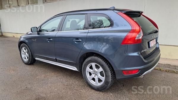 Blue Volvo XC60 2010 in Ogre, with an engine capacity of 2.40 L and mileage of 242 thousand km for 7850 €, photo 2 on AUTOMOTO.COM.LV
