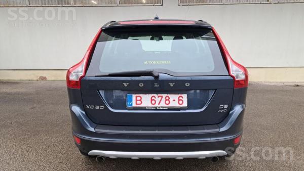 Blue Volvo XC60 2010 in Ogre, with an engine capacity of 2.40 L and mileage of 242 thousand km for 7850 €, photo 7 on AUTOMOTO.COM.LV