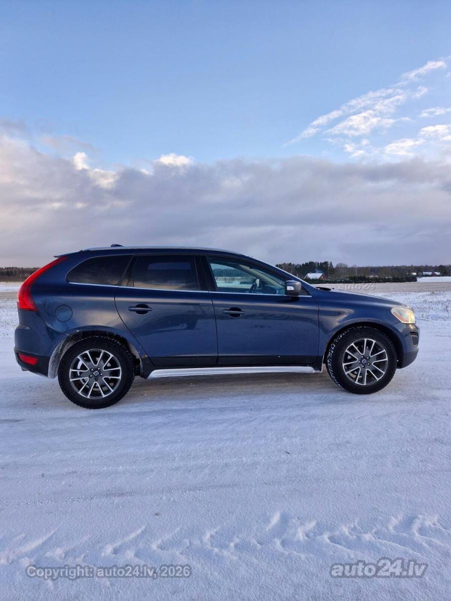Blue Volvo XC60 2010 in Tallinn, with an engine capacity of 2.40 L and mileage of 371 thousand km for 7400 €, photo 1 on AUTOMOTO.COM.LV