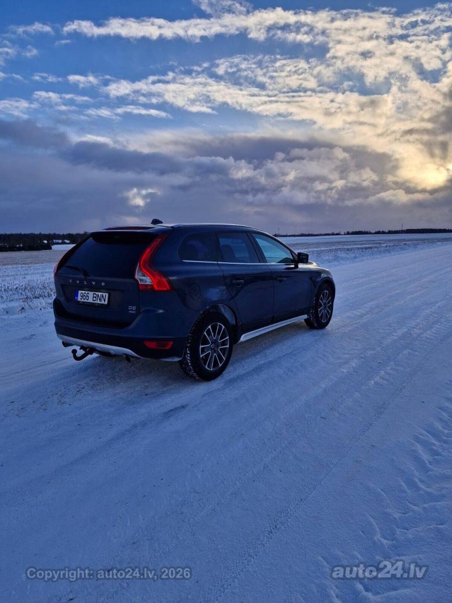 Blue Volvo XC60 2010 in Tallinn, with an engine capacity of 2.40 L and mileage of 371 thousand km for 7400 €, photo 2 on AUTOMOTO.COM.LV