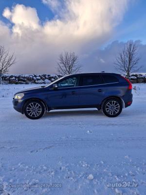 Blue Volvo XC60 2010 in Tallinn, with an engine capacity of 2.40 L and mileage of 371 thousand km for 7400 €, photo 4 on AUTOMOTO.COM.LV