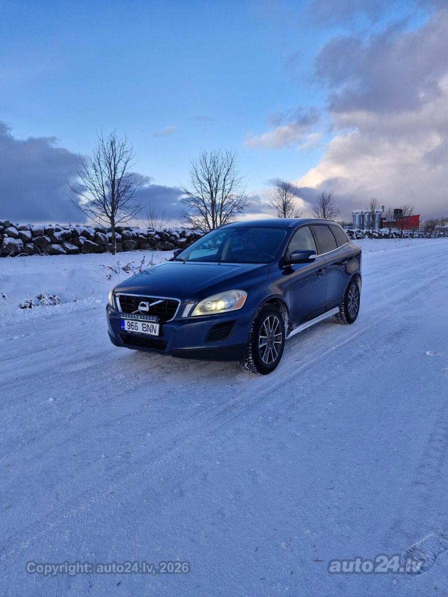 Blue Volvo XC60 2010 in Tallinn, with an engine capacity of 2.40 L and mileage of 371 thousand km for 7400 €, photo 5 on AUTOMOTO.COM.LV