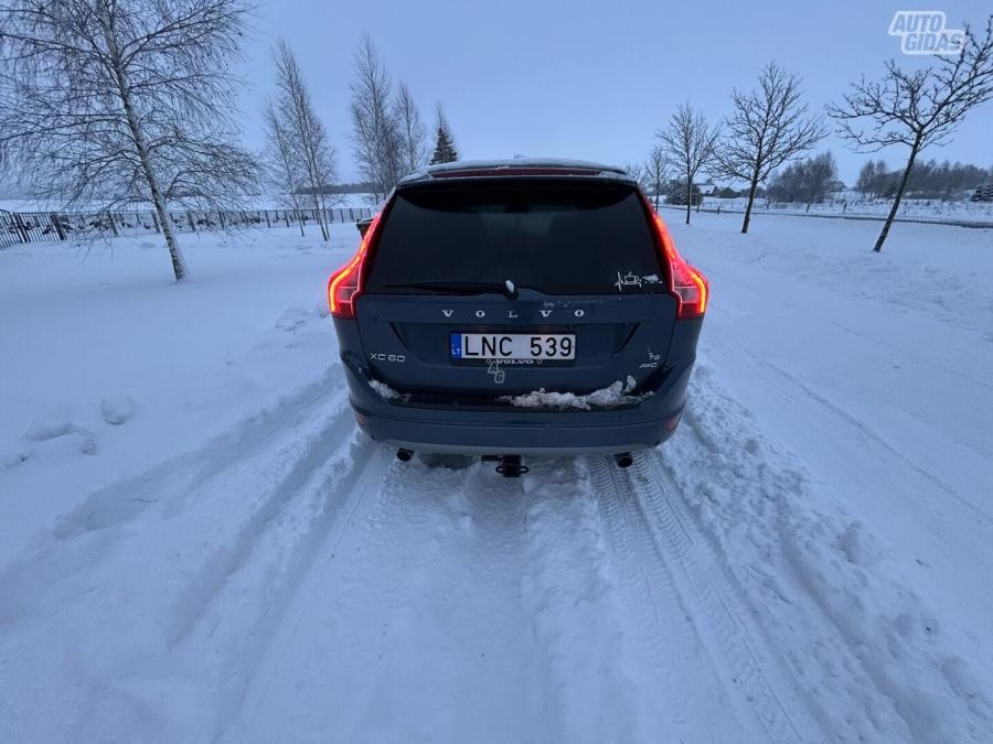 Blue Volvo XC60 2010 in Klaipeda, with an engine capacity of 3.00 L and mileage of 2300 thousand km for 7200 €, photo 3 on AUTOMOTO.COM.LV