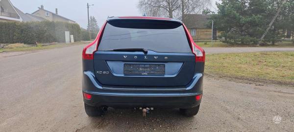 Blue Volvo XC60 2010 in Utena, with an engine capacity of 2.40 L and mileage of 297 thousand km for 7650 €, photo 4 on AUTOMOTO.COM.LV