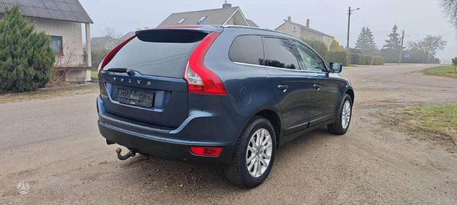 Zils Volvo XC60 2010 Utena, ar dzinēja tilpumu 2.40 L un nobraukumu 297 tūkst. km par 7650 €, foto 5 vietnē AUTOMOTO.COM.LV