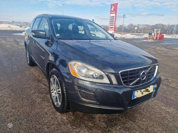 Blue Volvo XC60 2010 in Taurage, with an engine capacity of 2.40 L and mileage of 208 thousand km for 8000 €, photo 1 on AUTOMOTO.COM.LV