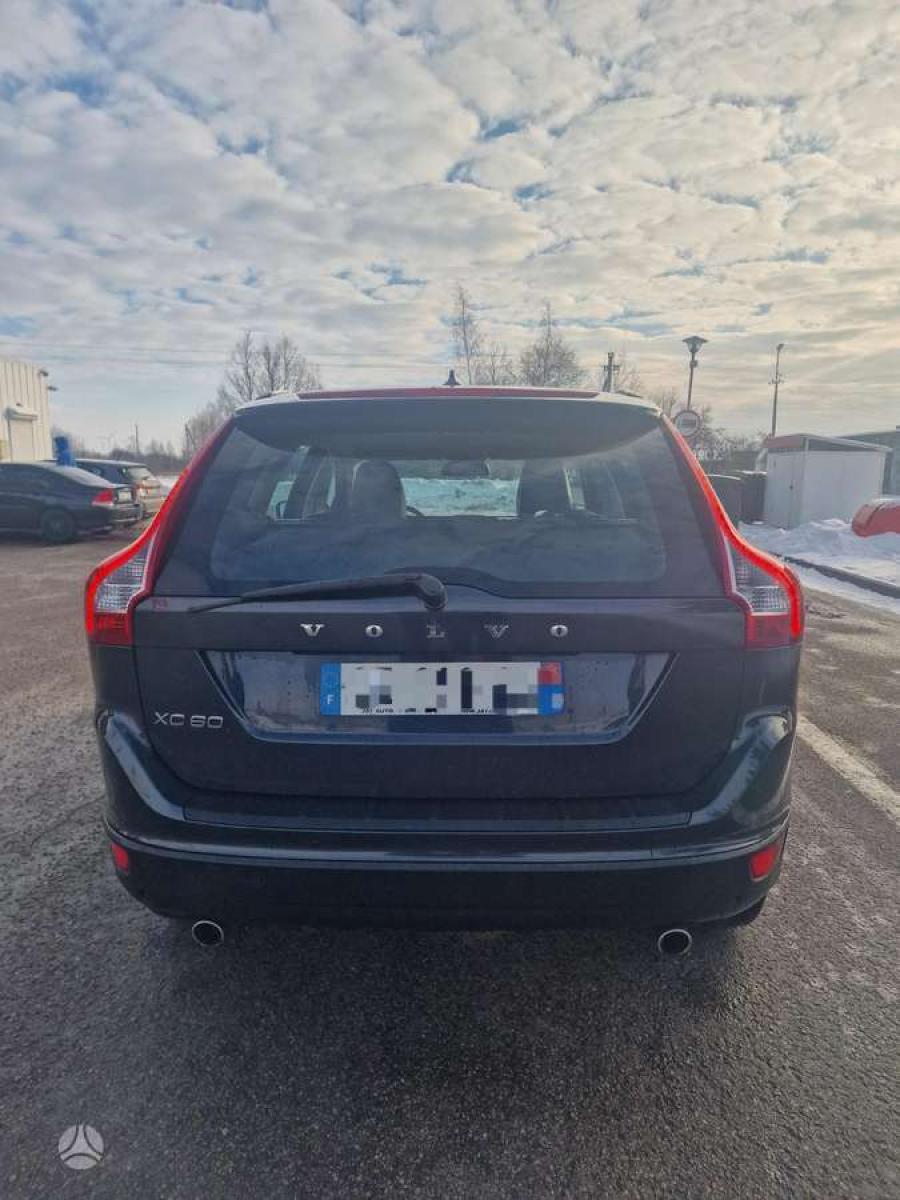 Zils Volvo XC60 2010 Tauragė, ar dzinēja tilpumu 2.40 L un nobraukumu 208 tūkst. km par 8000 €, foto 3 vietnē AUTOMOTO.COM.LV