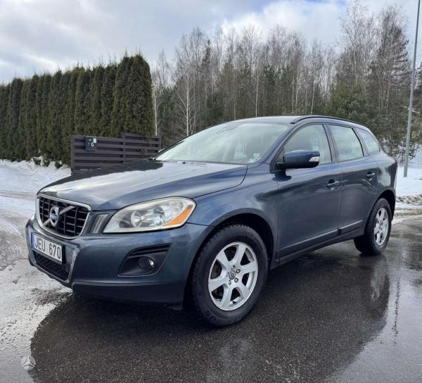 Blue Volvo XC60 2010 in Vilnius, with an engine capacity of 2.40 L and mileage of 394 thousand km for 3750 €, photo 1 on AUTOMOTO.COM.LV